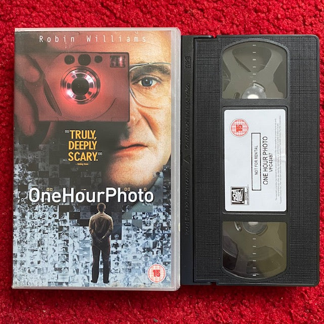 One Hour Photo VHS Video (2002) 22851S – Horror Stock